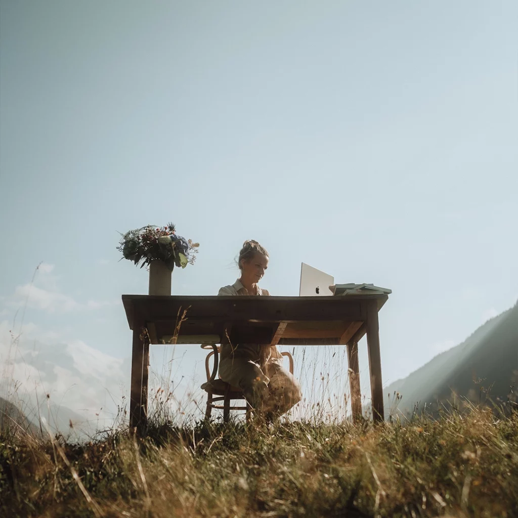 MONT-STUDIO 🏔️ Graphiste et Brand Designer à Chamonix